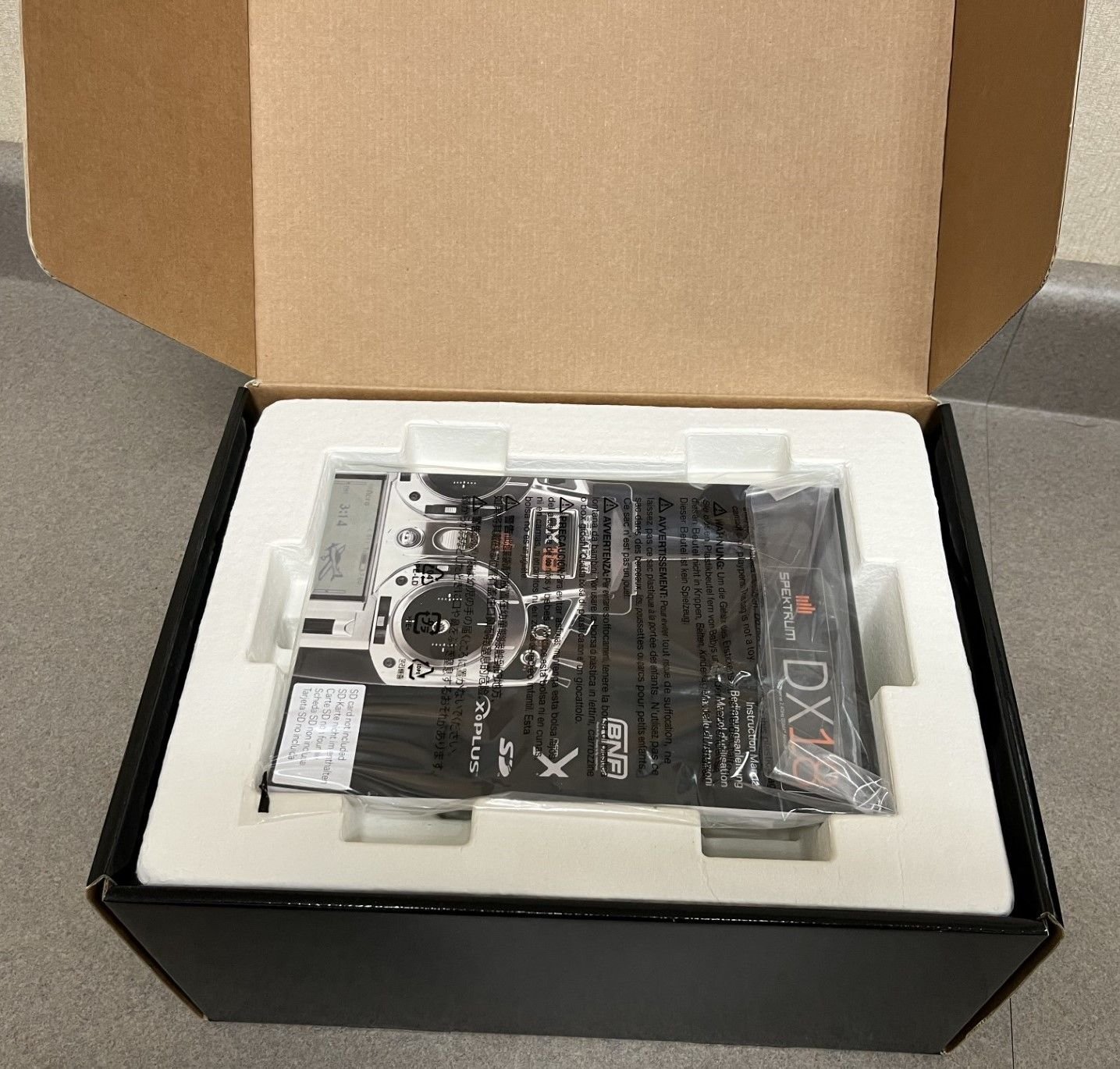 Nice Spektrum DX18 with neck strap - RCU Forums