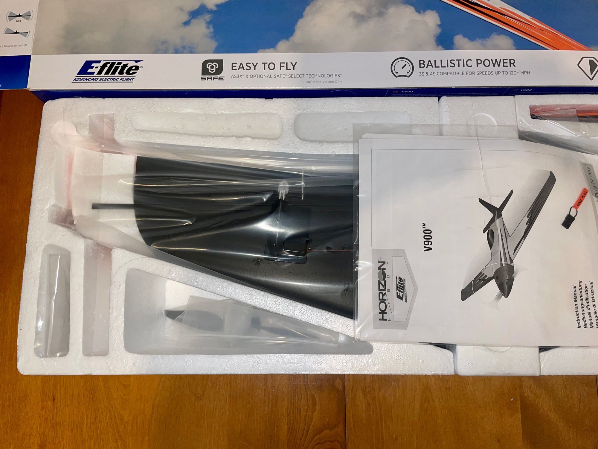 NIB E-Flite V900 BNF Plane - RCU Forums