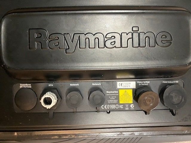 The Hull Truth - Boating and Fishing Forum - FS: Raymarine e125 12" MFD