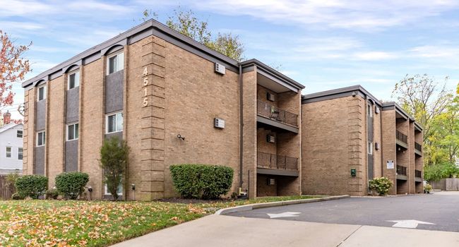 The Commodore Reviews - Cincinnati, OH | 4515 Smith Road | Apartment ...