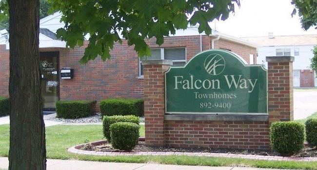 Falcon Way Townhomes Reviews - Rantoul, IL | 909 N Maplewood Dr | 14 ...