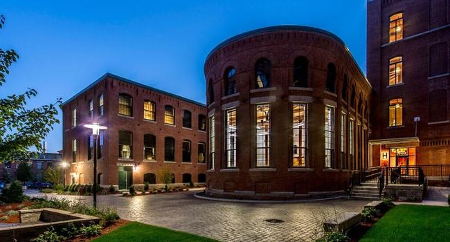 Loft Five50 Reviews - Lawrence, MA | 550 Broadway | Apartment Reviews