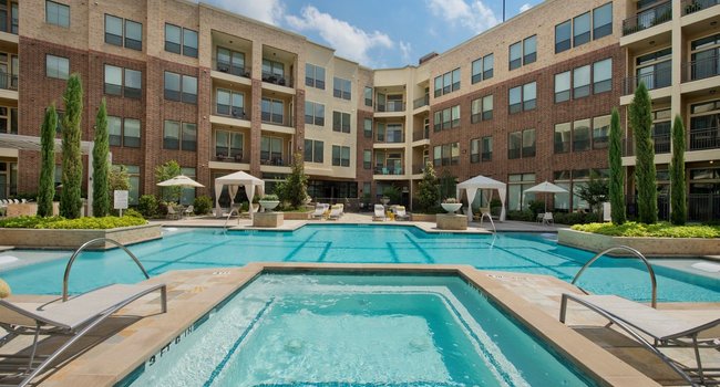 The Grand at La Centerra - 9 Reviews | Katy, TX Apartments for Rent ...